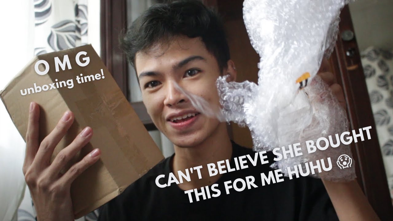 UNBOXING MY BESTFRIEND'S GIFT TO ME - YouTube