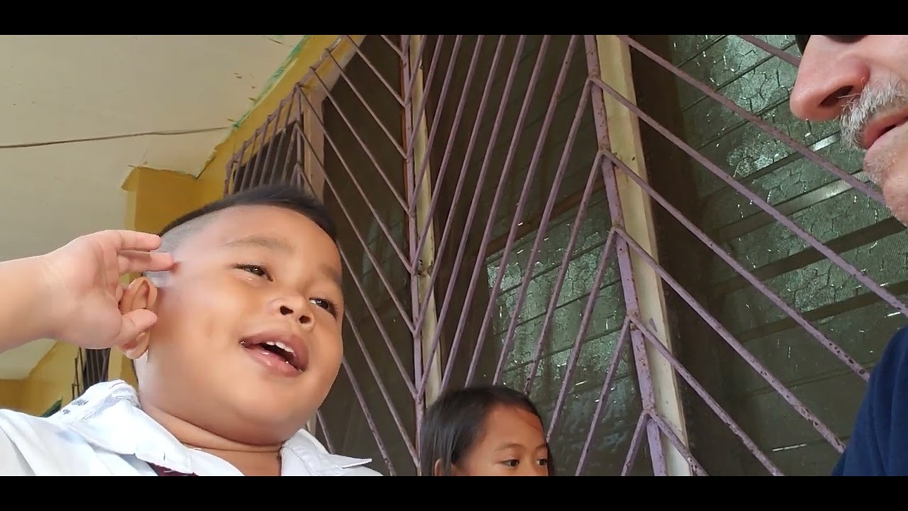 Interview with a 5 year old Filipino - YouTube