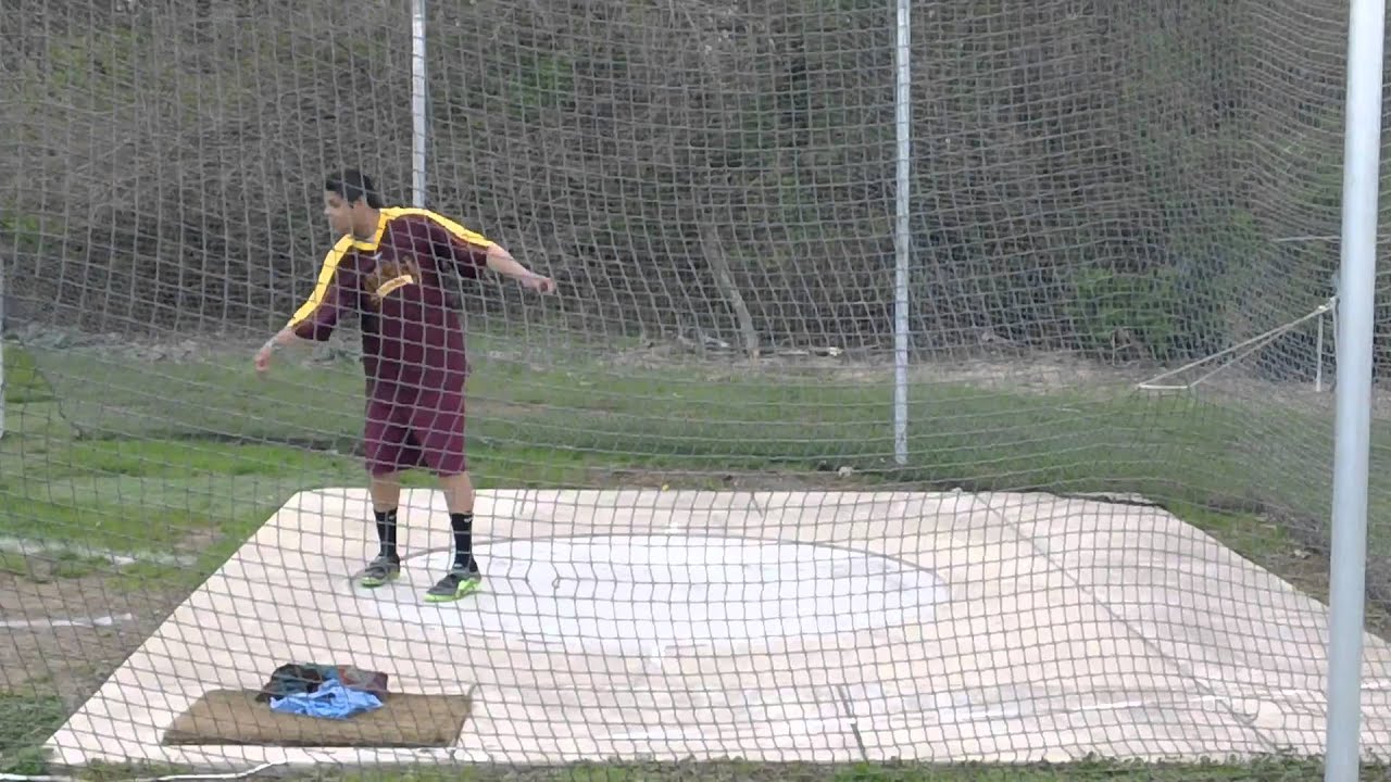 FR Deven Lopez Discus 2nd Throw Benedictine Invite 2011 - YouTube