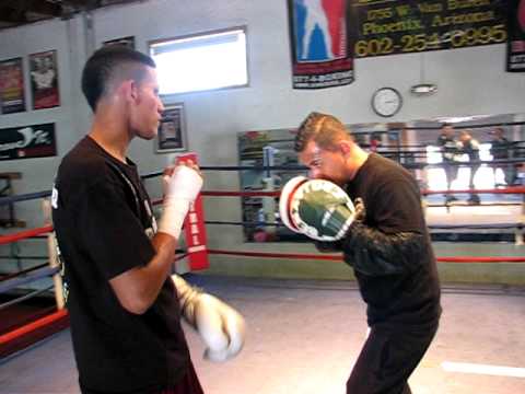 Box Benavides training entrenando Wild Horse Pass Hotel & Casino 186 ...