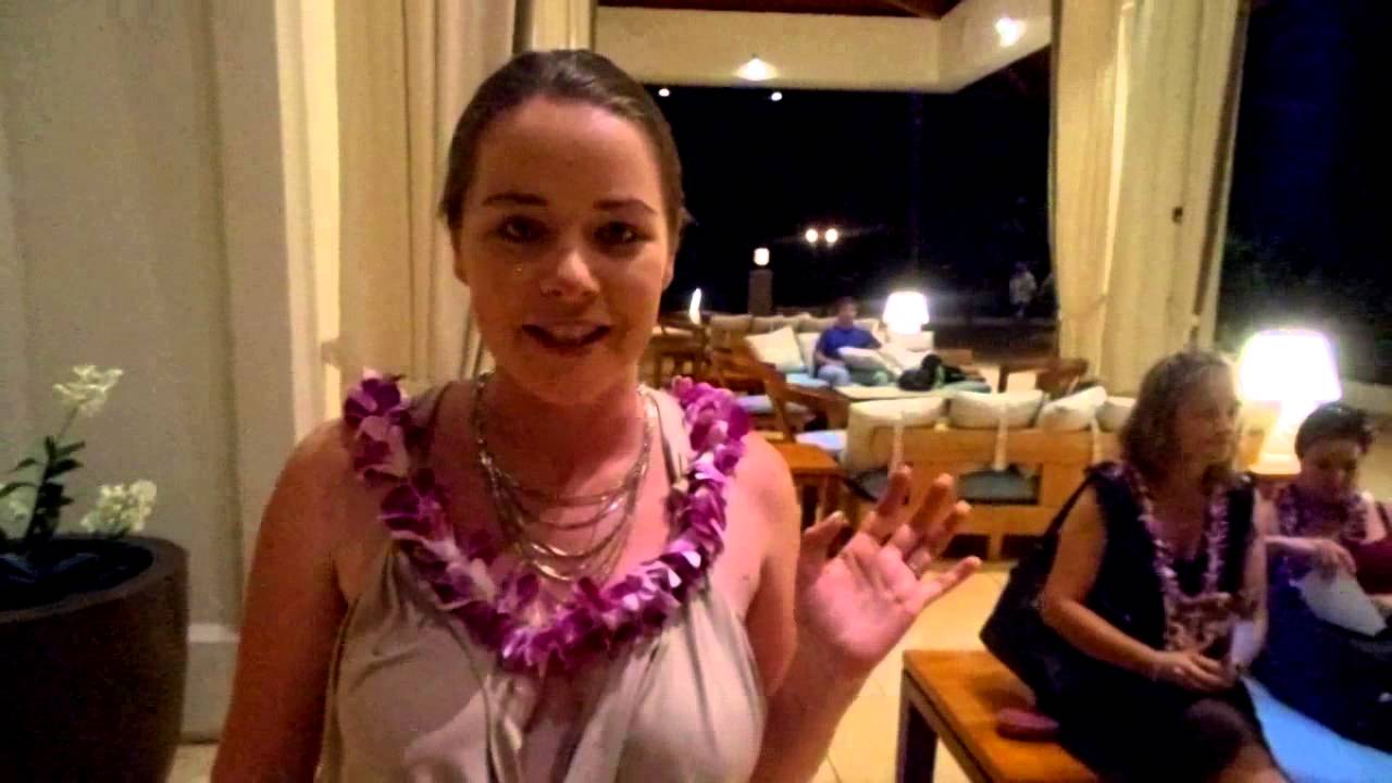 Aloha; a Hawaiian Hello! - YouTube