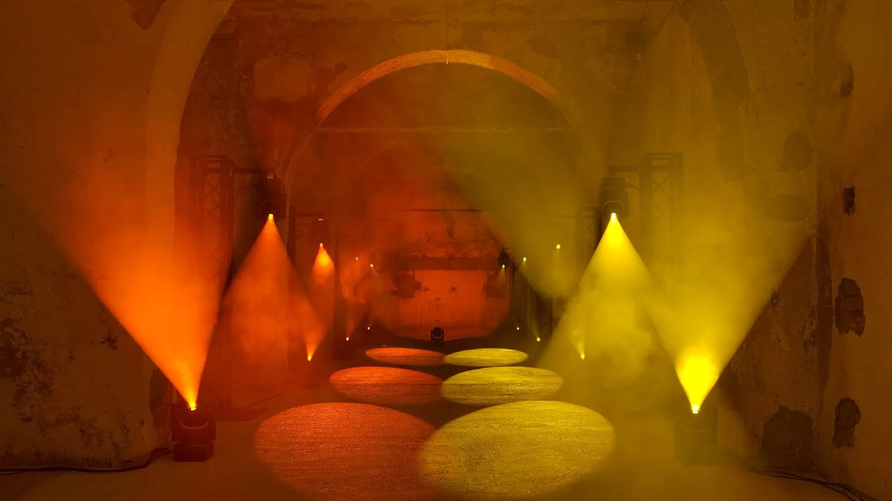 Claypaky Mini-B Spot - YouTube