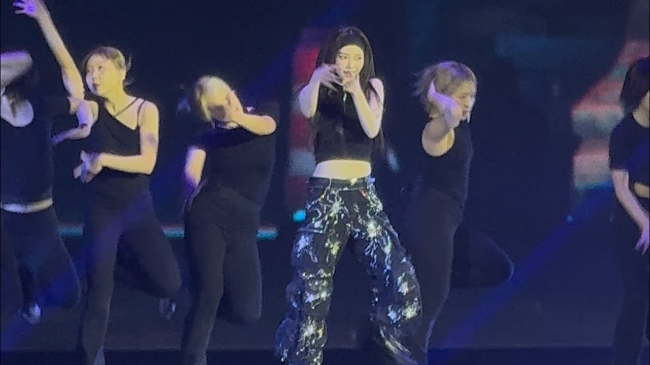 250315 aespa Synk parallel line: Encore Concert Karina-UP. - YouTube