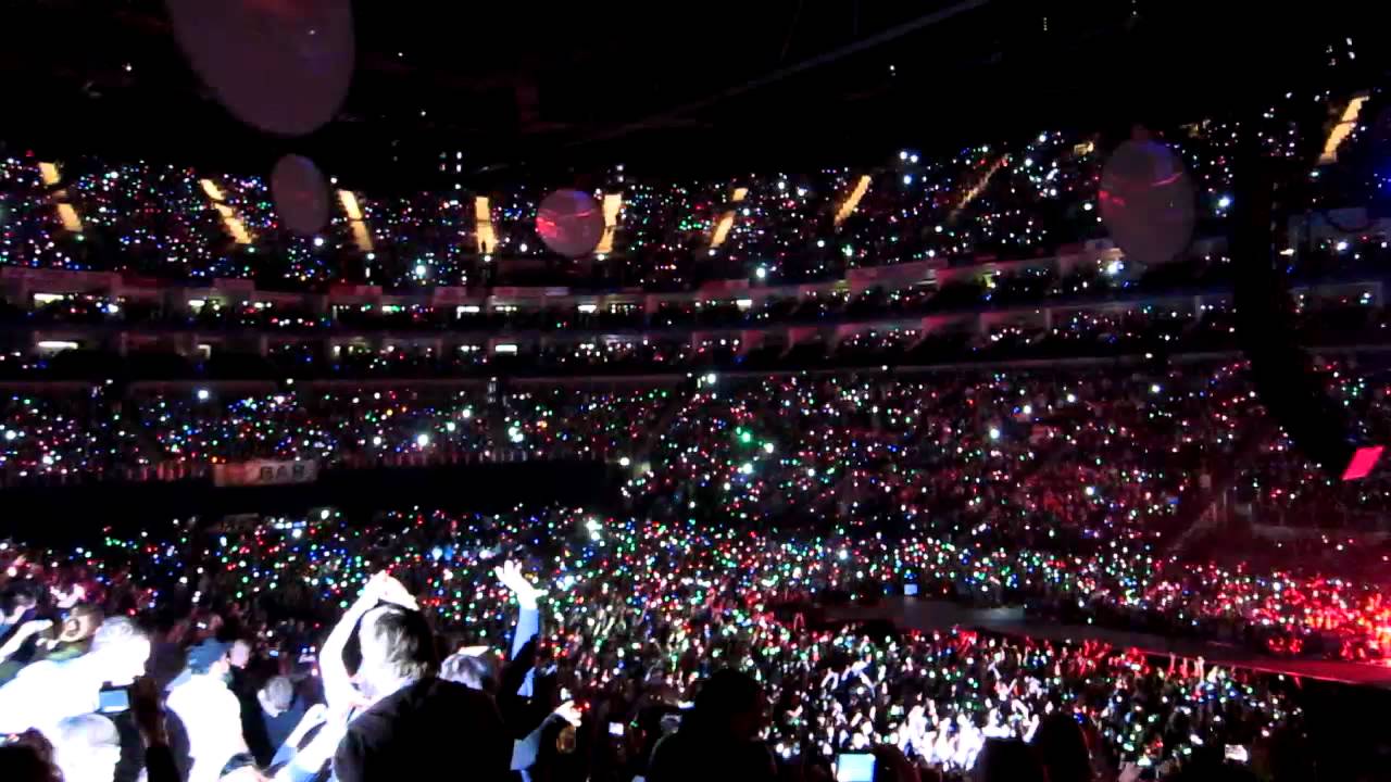 Coldplay Live O2 Arena intro plus Hurts Like Heaven 9/12/11 - YouTube