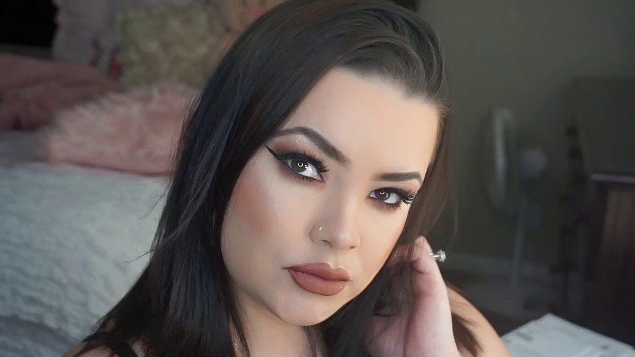 Mini Makeup Tutorial - YouTube