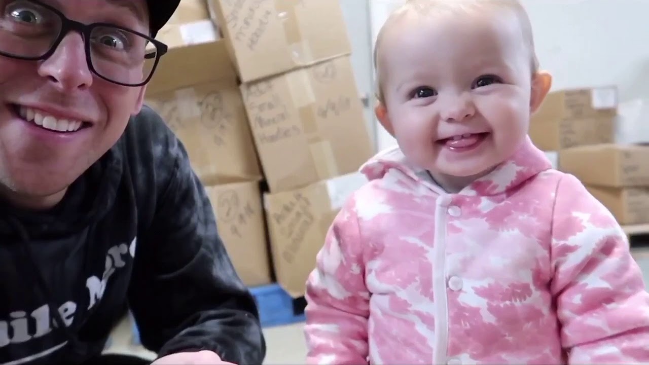 Roman Atwood’s Youngest Kid Cora - First Words - YouTube