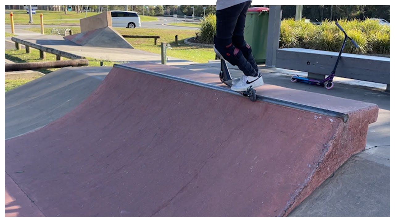 HOW TO FEEBLE STALL ON A SCOOTER!! - YouTube