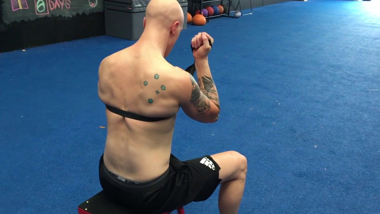 Thoracic mobilisation with Mulligans strap - YouTube