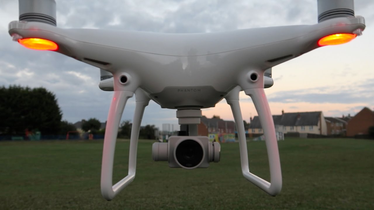 Phantom 4 Low level flying - YouTube