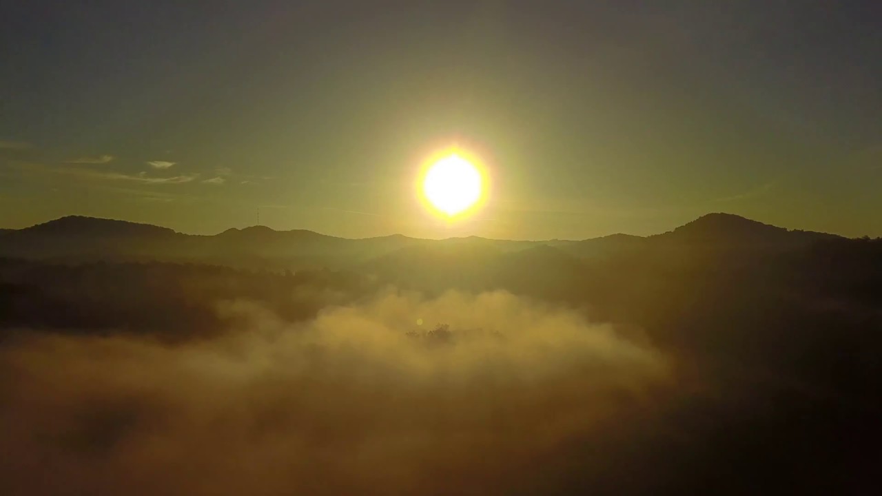 Blue Ridge Mountain Morning Fog 4K Timelapse - YouTube