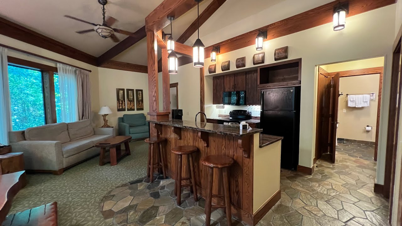 Epcot Food & Wine Festival + Treehouse Villa Tour, Beignets & Disney ...