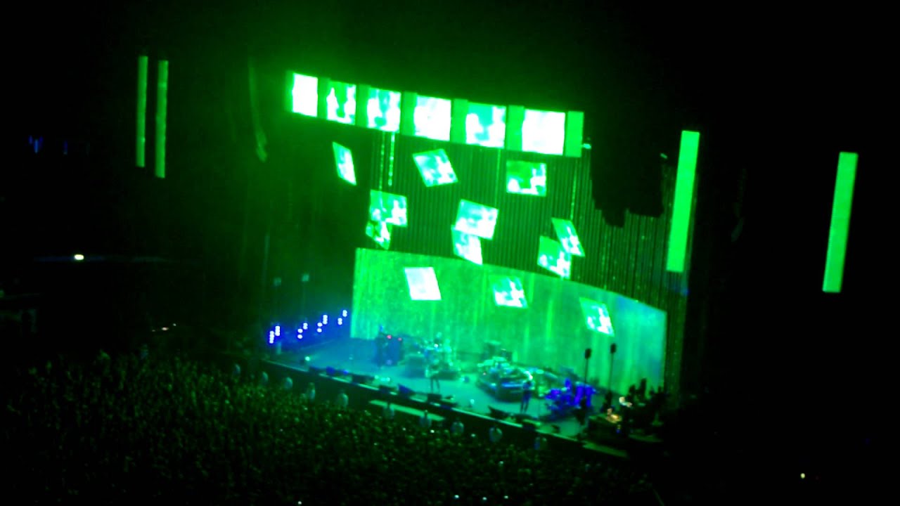 Radiohead - Climbing up the walls - O2 arena 08 oct 2012 - YouTube