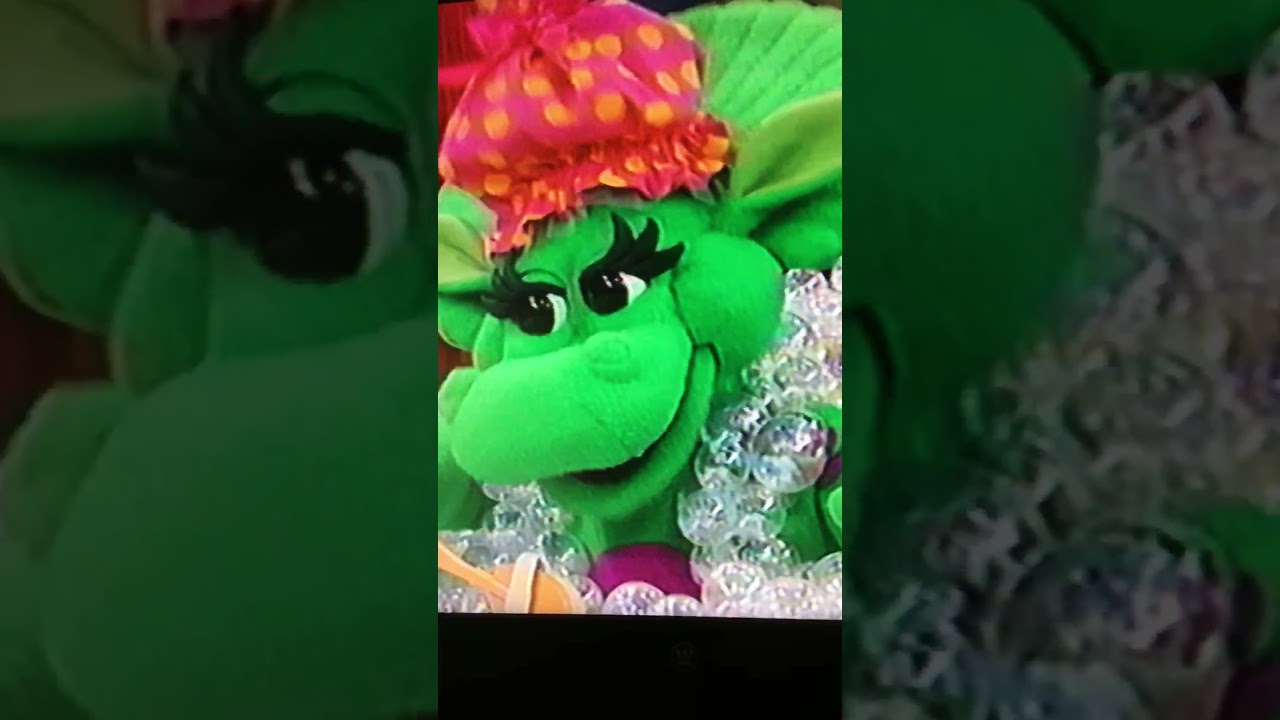 Splashin’ in the Bath (From More Barney Songs) - YouTube