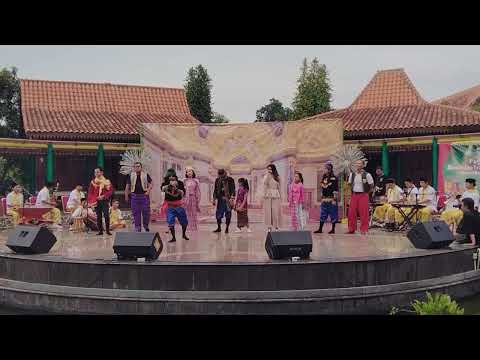 Lagu Keluar Selamat - LENONG DENES SANGGAR PUJA BETAWI - YouTube