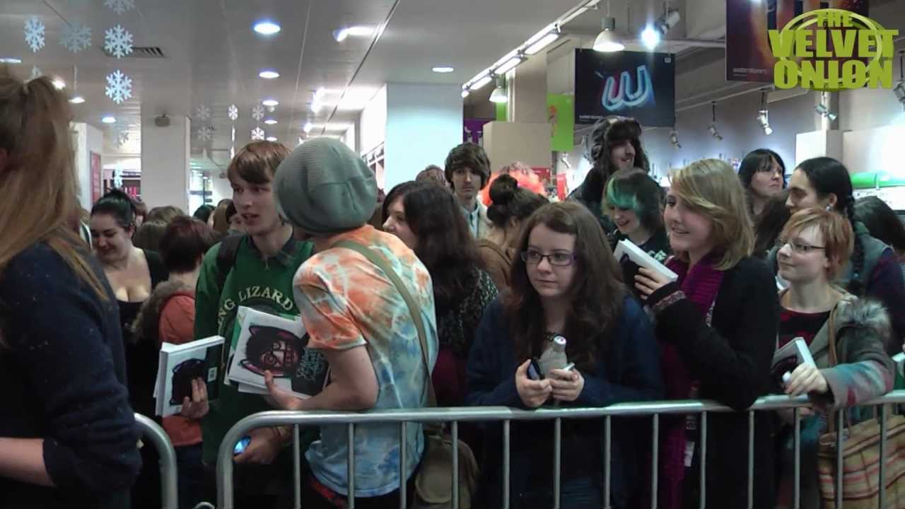 Onion On Site: Scribblings In Manchester - YouTube