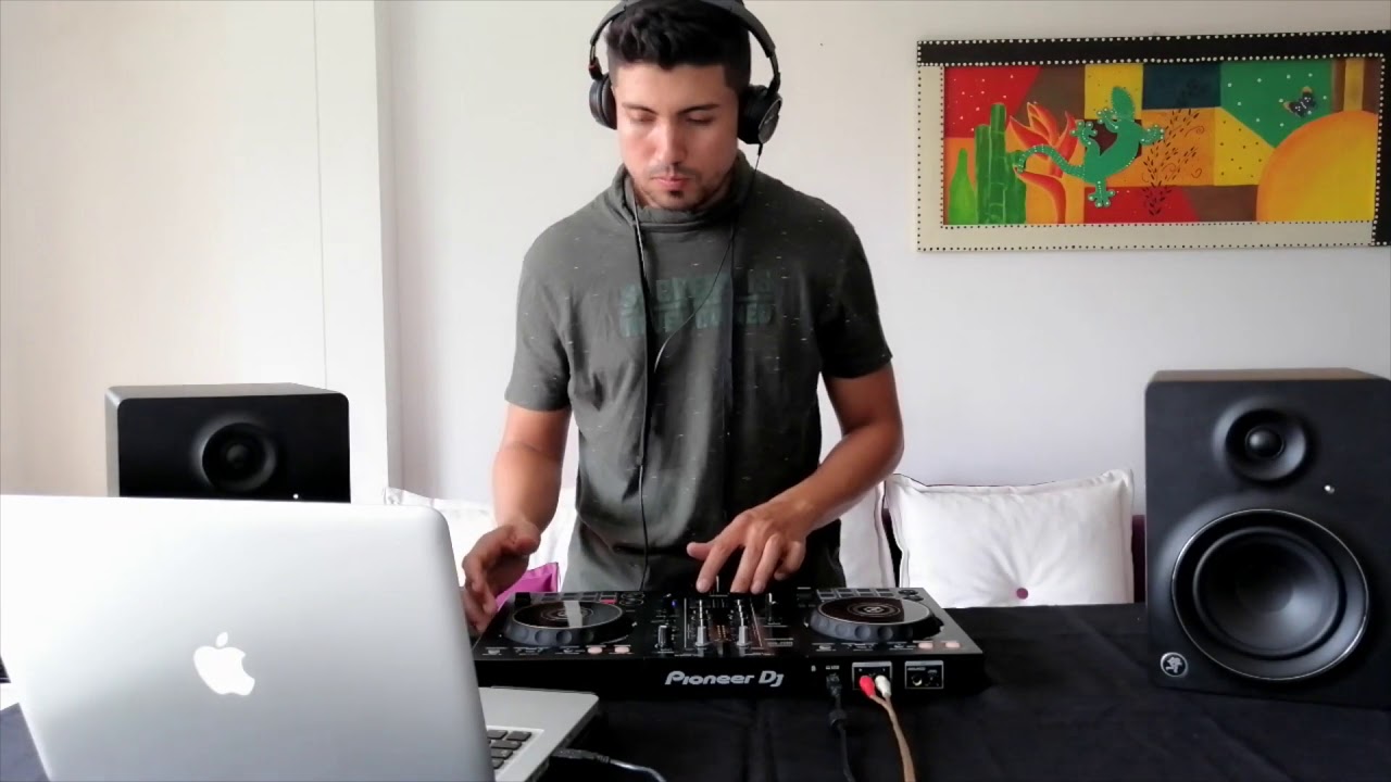 Joseph Florez ( Live 02 ) - YouTube