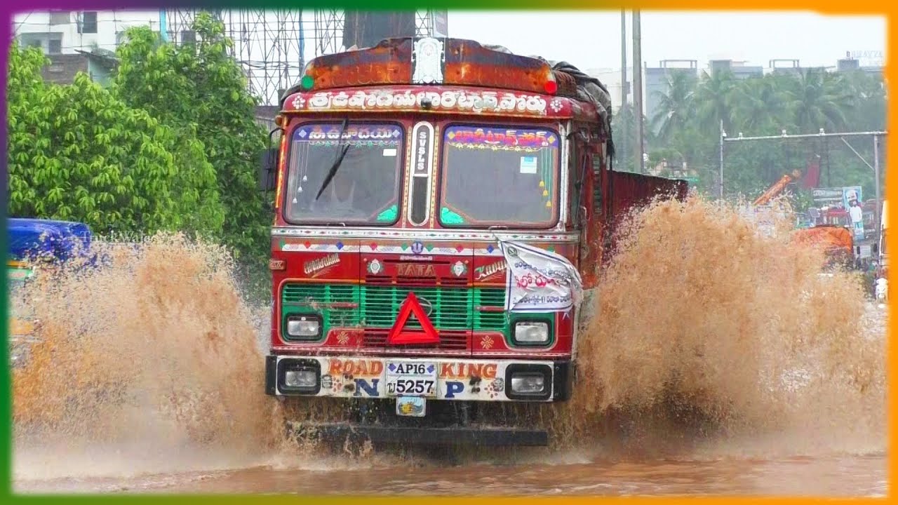 Most Amazing Video of Lorries Traveling with Full Load in FLOOD WATER ...