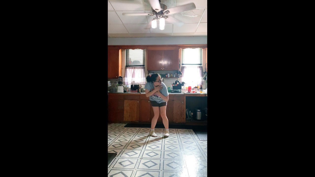 Dancing to Anxiety by Doechii (freestyle) - YouTube