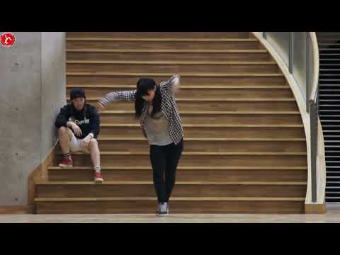 bi g rls v dele devuski tan uyut breyk dans VIDEOMIN NET