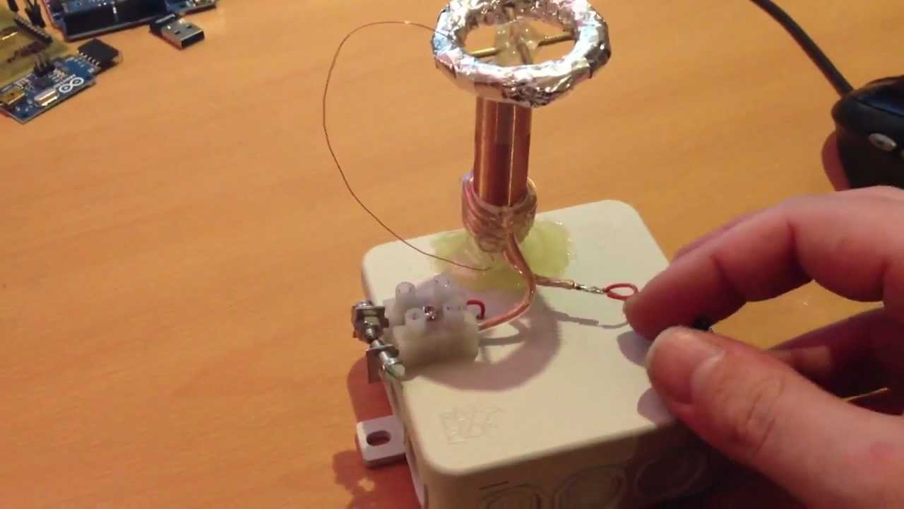 Mini Teslaspule - YouTube