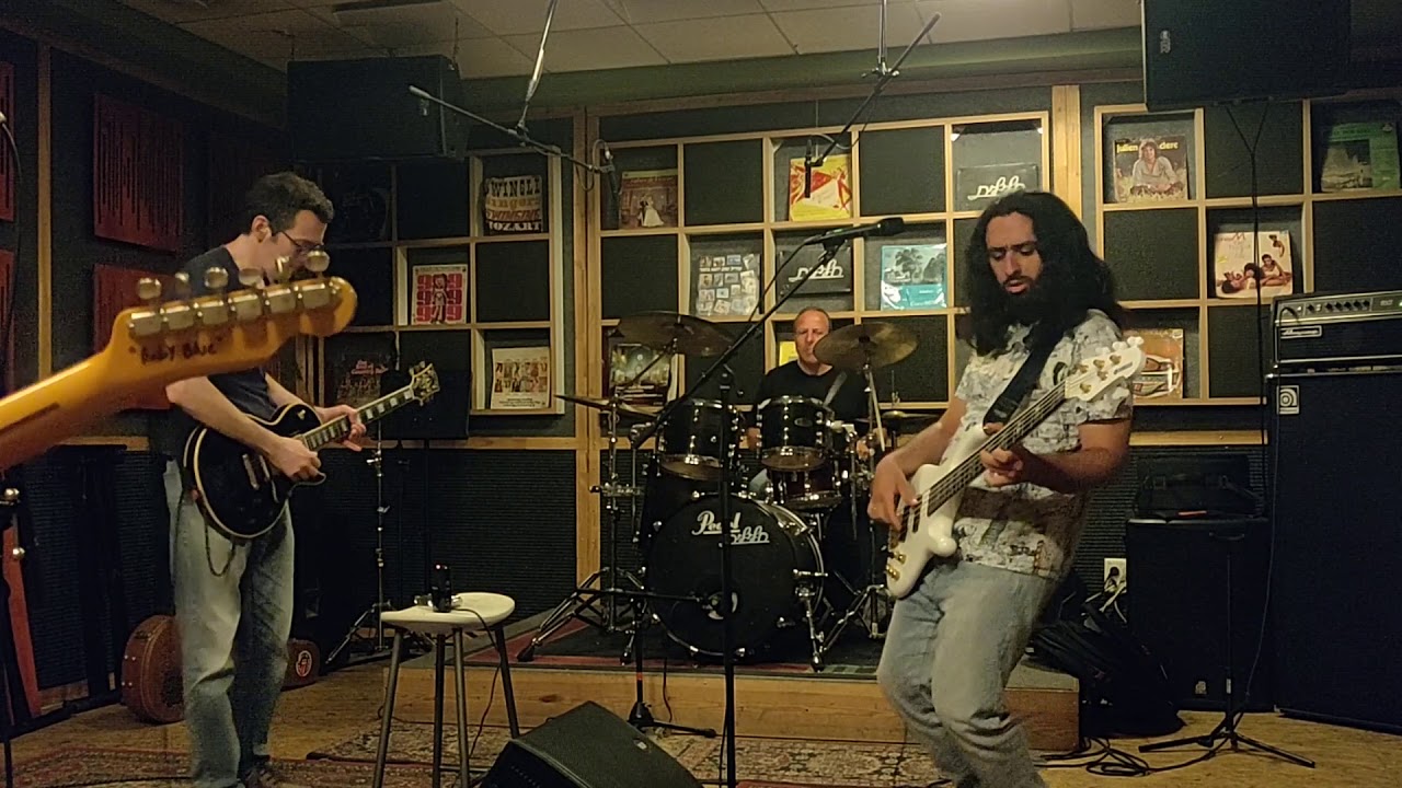 Slippery Sue - Messin' in D - YouTube