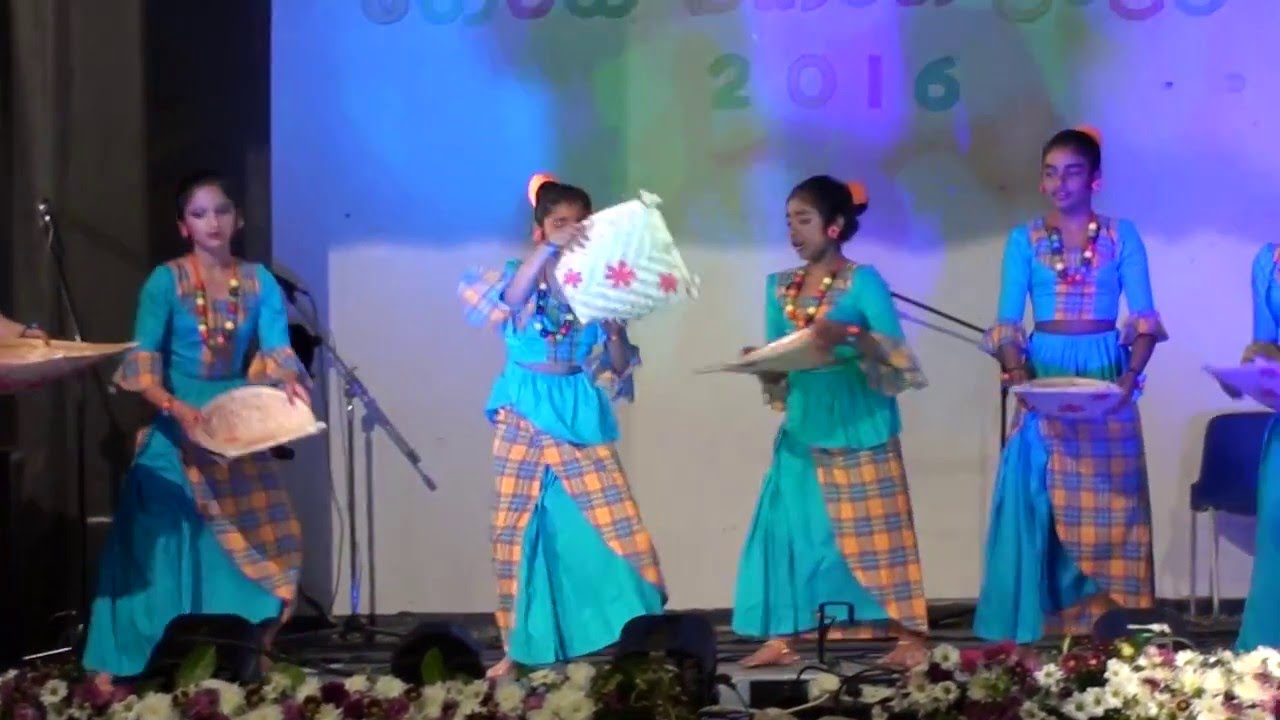 Kulu Netuma at Thames New Year Celebrations 2016 - YouTube