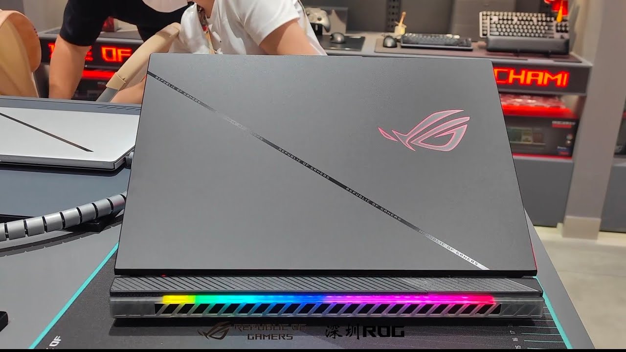 Unboxing: ROG Strix 8 Super Competitive Edition 4090 - YouTube