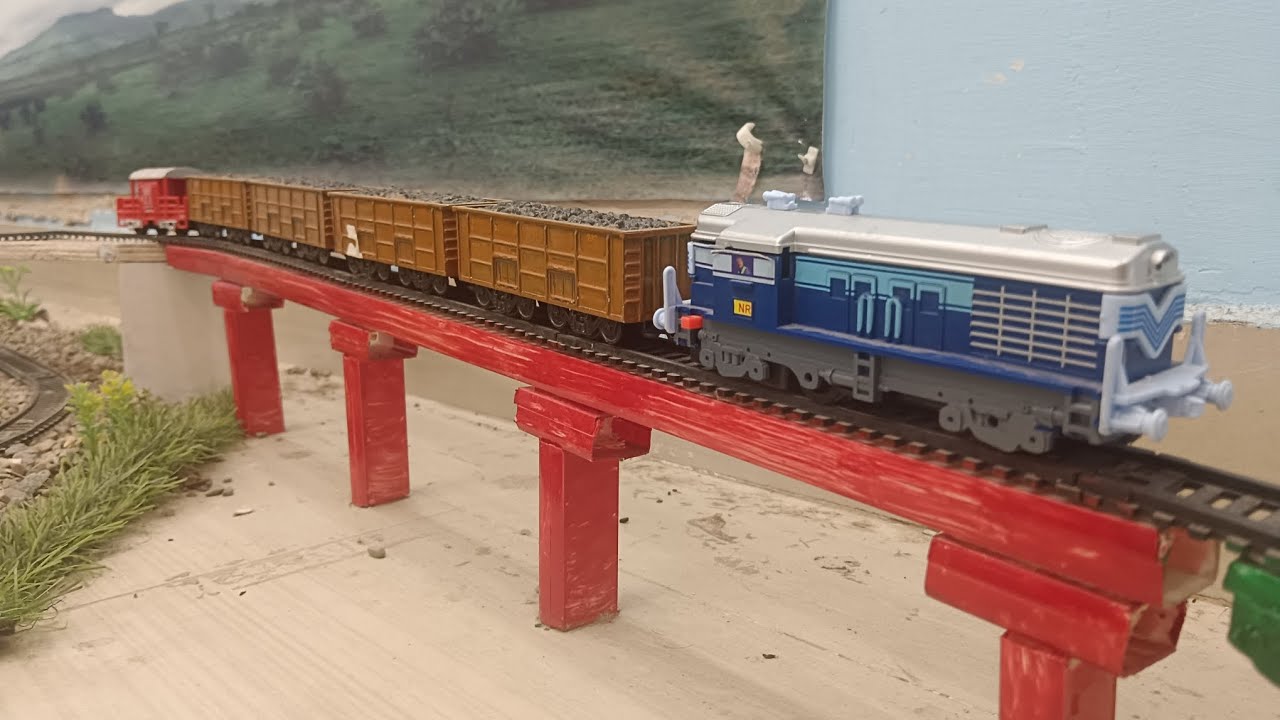 BOXNHL Wagons With WDM Locomotive Run || HO Scale Train Model - YouTube