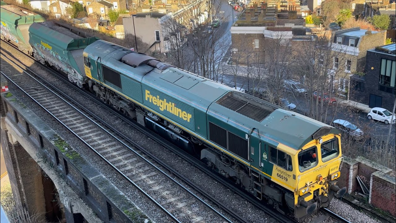 Freight Train - Freightliner 66519 - YouTube