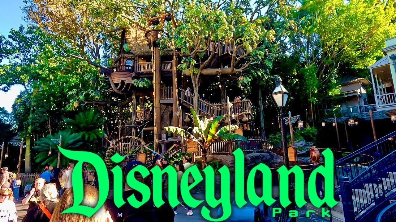 The Adventureland Treehouse (Swiss Family Robinson Treehouse ...
