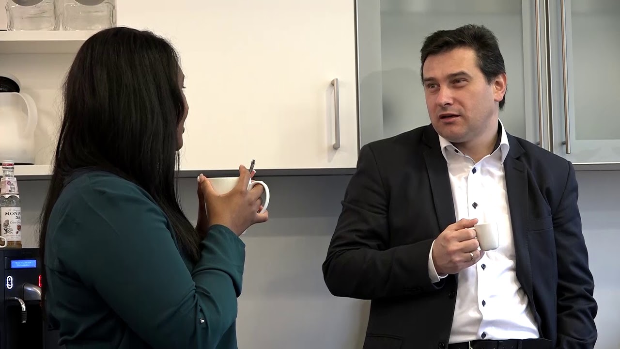 3 Fragen an... Sorin Ratiu, IT Consultant bei Acando - YouTube