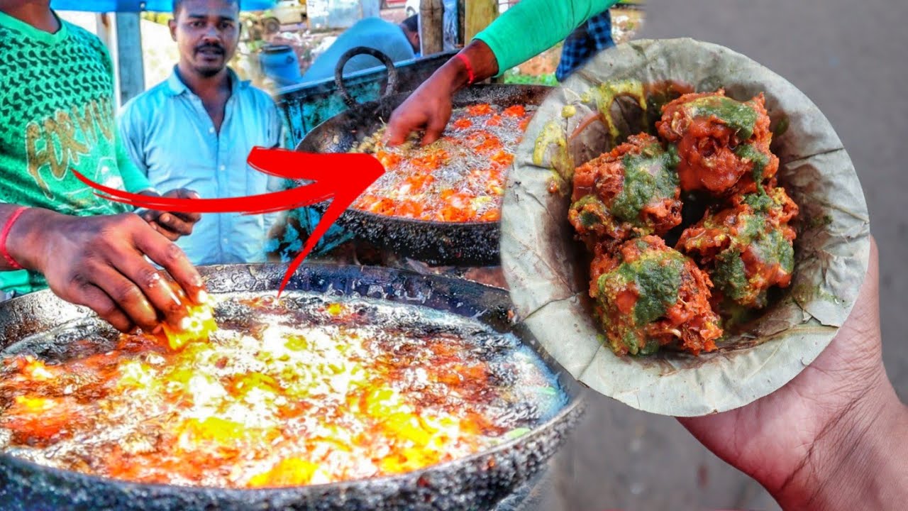 Patta Gobhi (Cabbage) Pakoda | India's Young Boy Putting Hand in ...