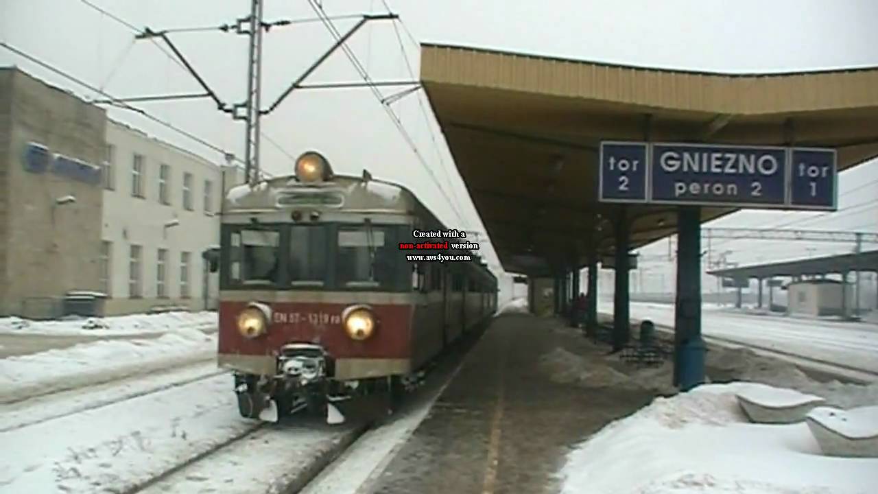 En57-1319 IR 13.02.2010r [HD] - YouTube