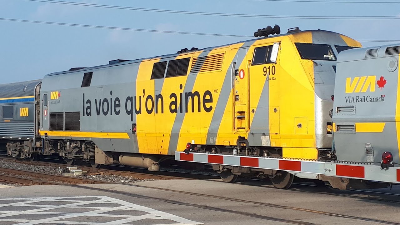(J-Train) VIA 75 - 6434 And VIA 87/687 - 910 & 907 At Burloak - YouTube