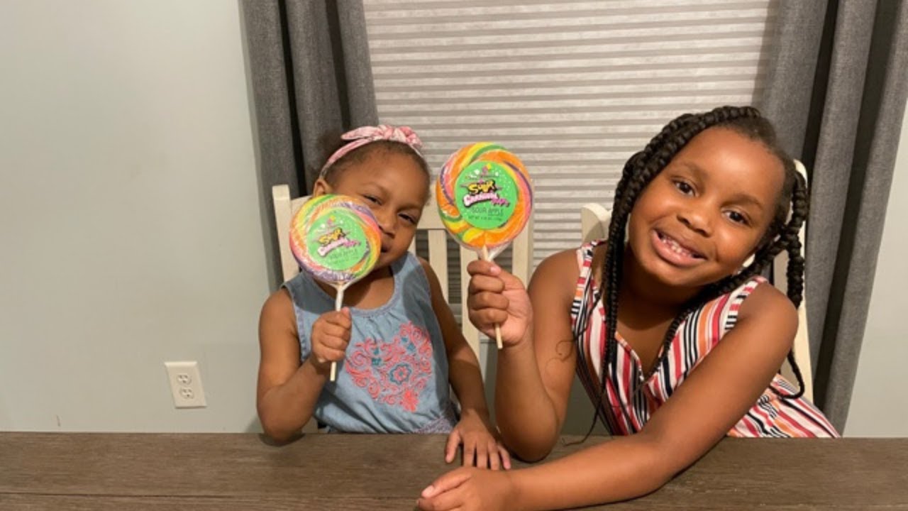 Mini Sour Carnival Pops | Candy review - YouTube