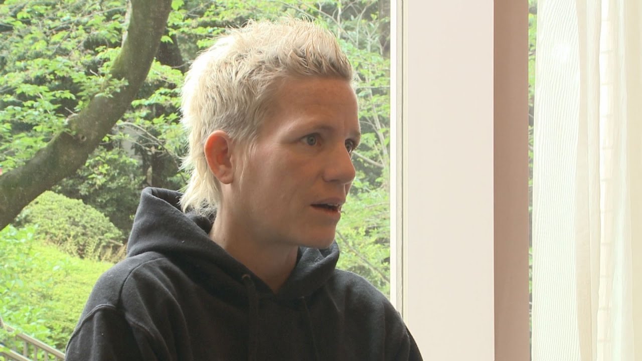 自伝執筆、最終章は日本 安楽死希望の元パラ選手 - YouTube