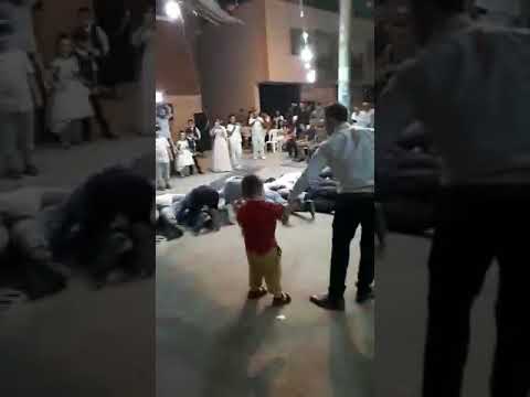 Sarımsak halayı cok eğlenceli görülmeye değer ama sonuna dikkat..