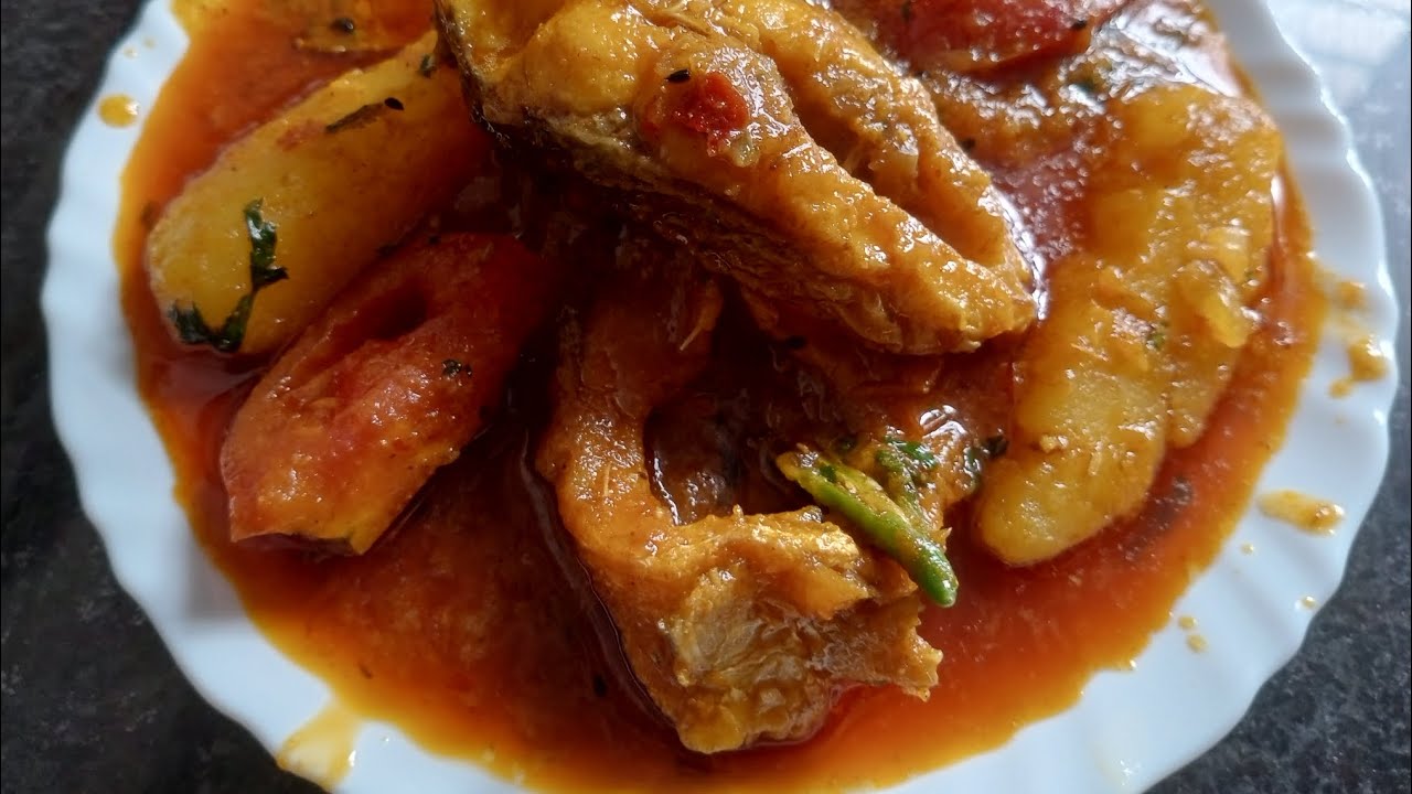 কাতলা মাছের ঝোল আলু দিয়ে |katla fish alu curry| fish recipe| - YouTube