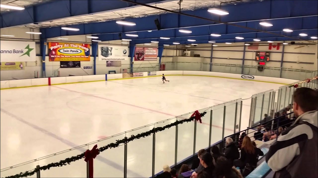 Hanna Martin skates Christmas at Twin Ponds East - YouTube