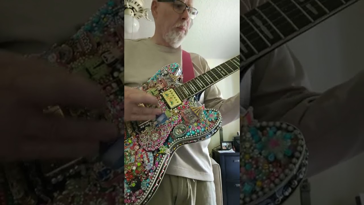 Using the Dunlop Stubby Triangle 3.00 - YouTube