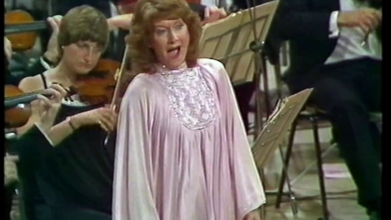 Elizabeth Vaughan Soprano - YouTube