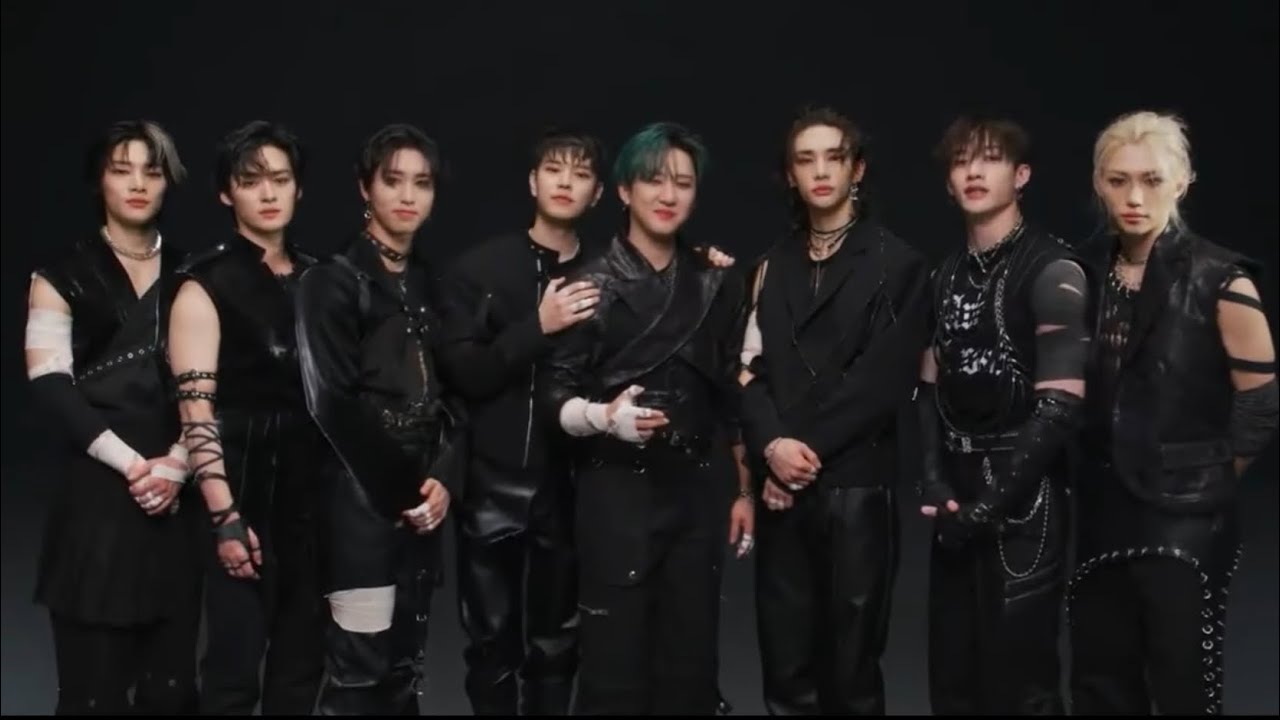 Stray kids “NIGHT” and “FALLING UP” interview 💗 - YouTube
