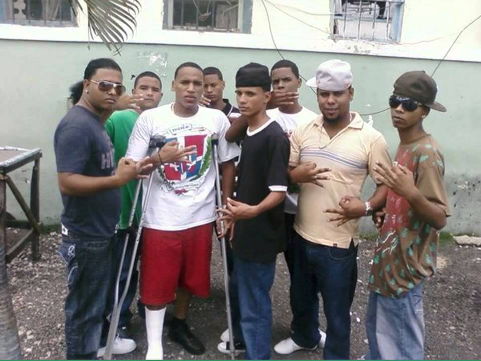 Trinitarios en ecuador - YouTube