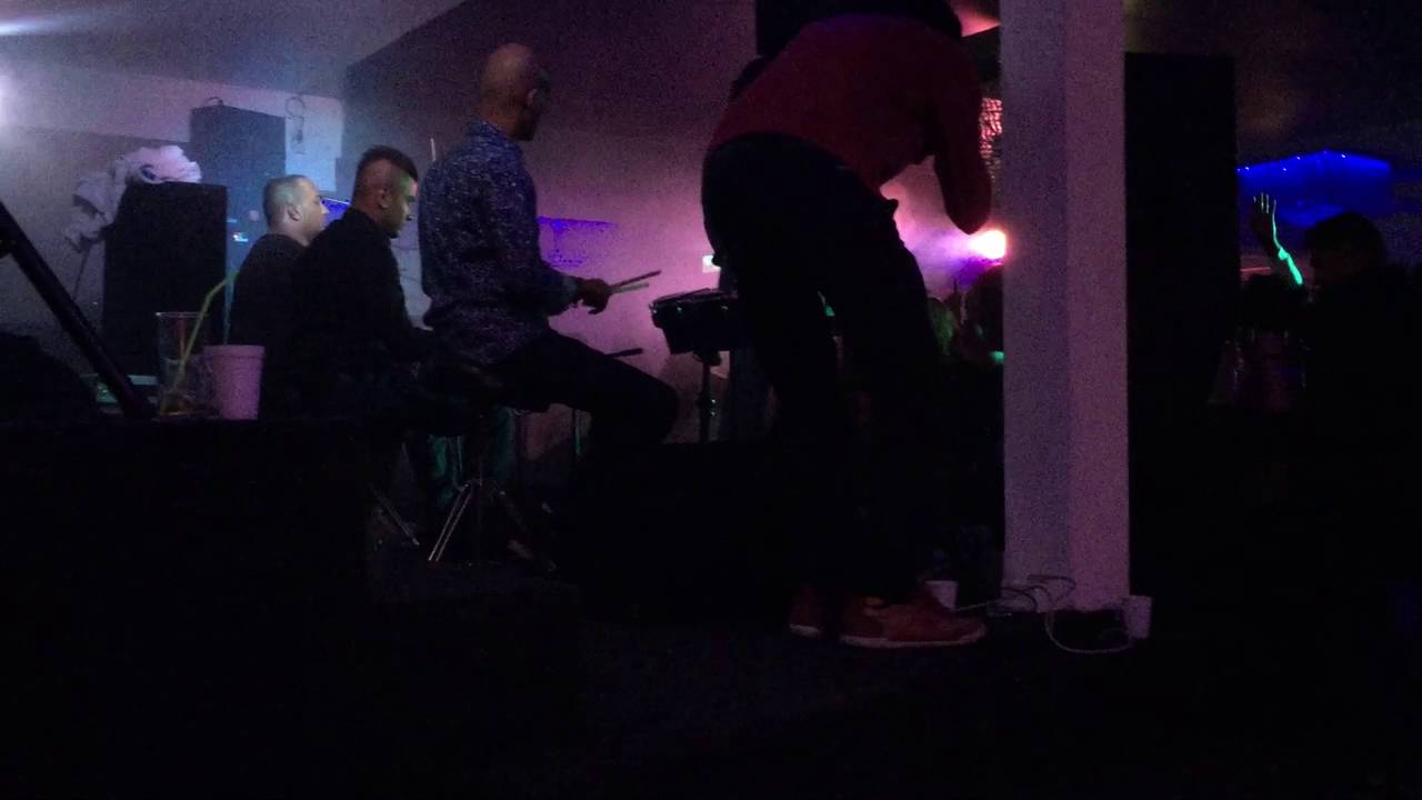 Kishen Bholasing Live @ Riviera Lounge ( Chutney Mix ) - YouTube