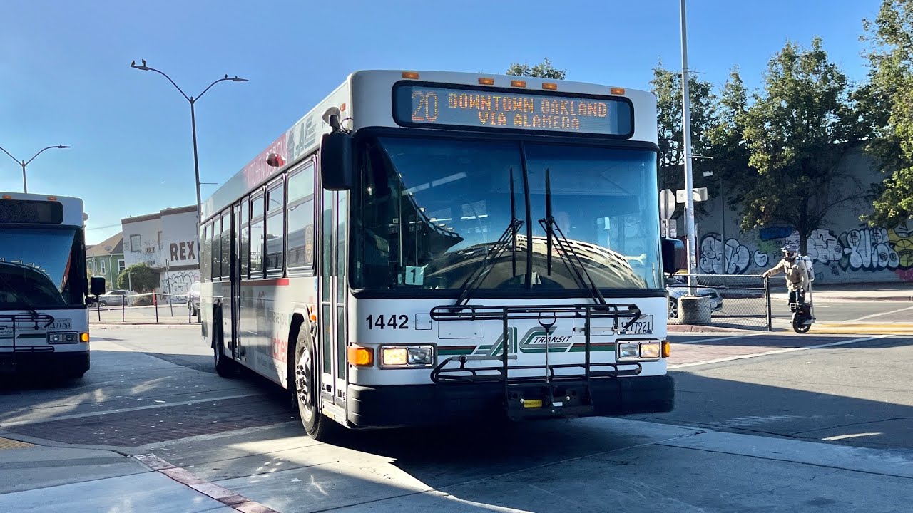 ⁴ᴷ⁶⁰ AC Transit 2014 Gillig Low Floor 40' #1442 on Route 20 - YouTube
