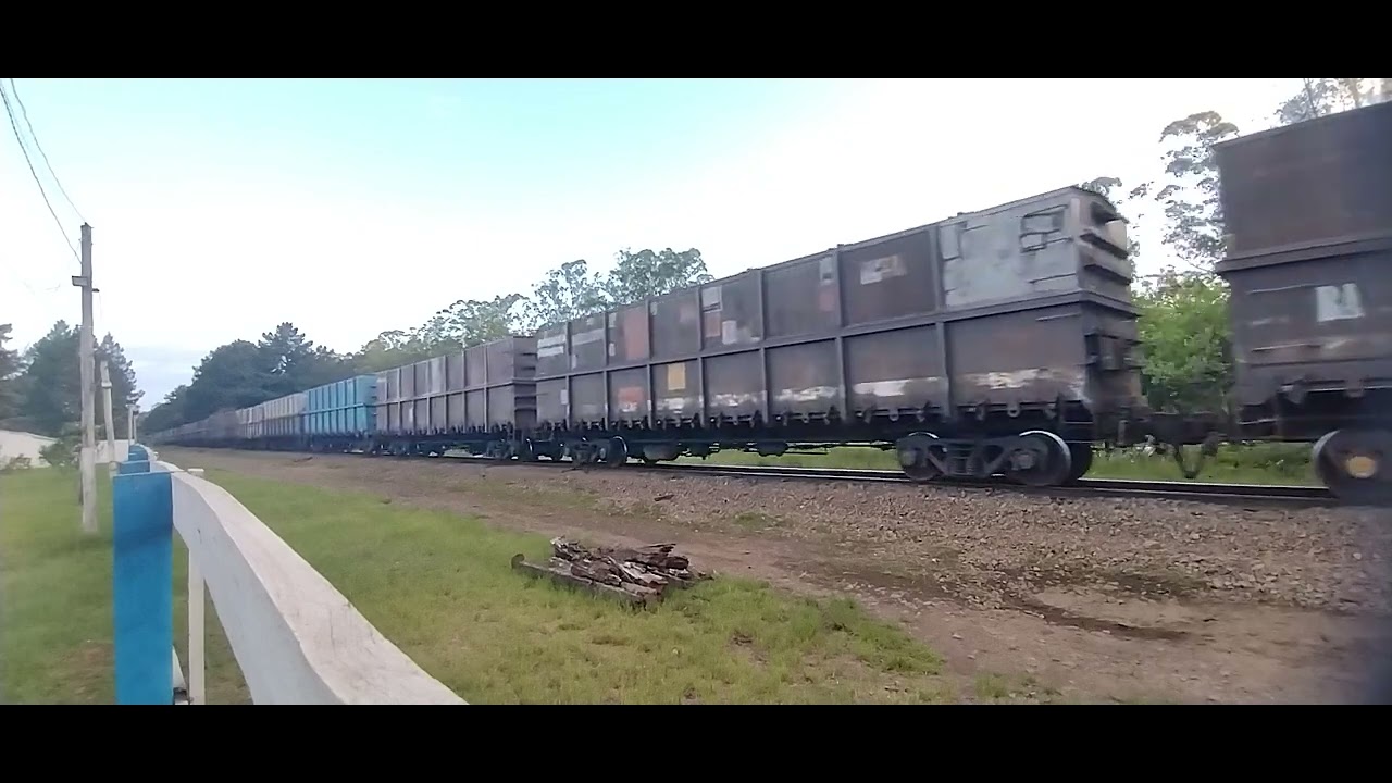 Duplex Cargueira Carregada da GT22 #4641 Rumo com Locotrol no fim da carga - YouTube