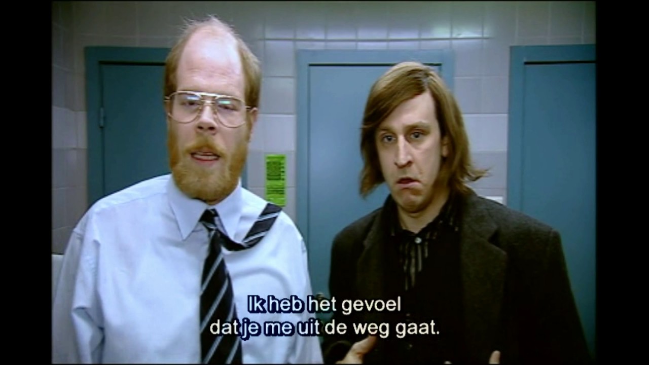 Het Eiland: Sammy en Alain op het toilet: Alain heeft efkes geen tijd ...