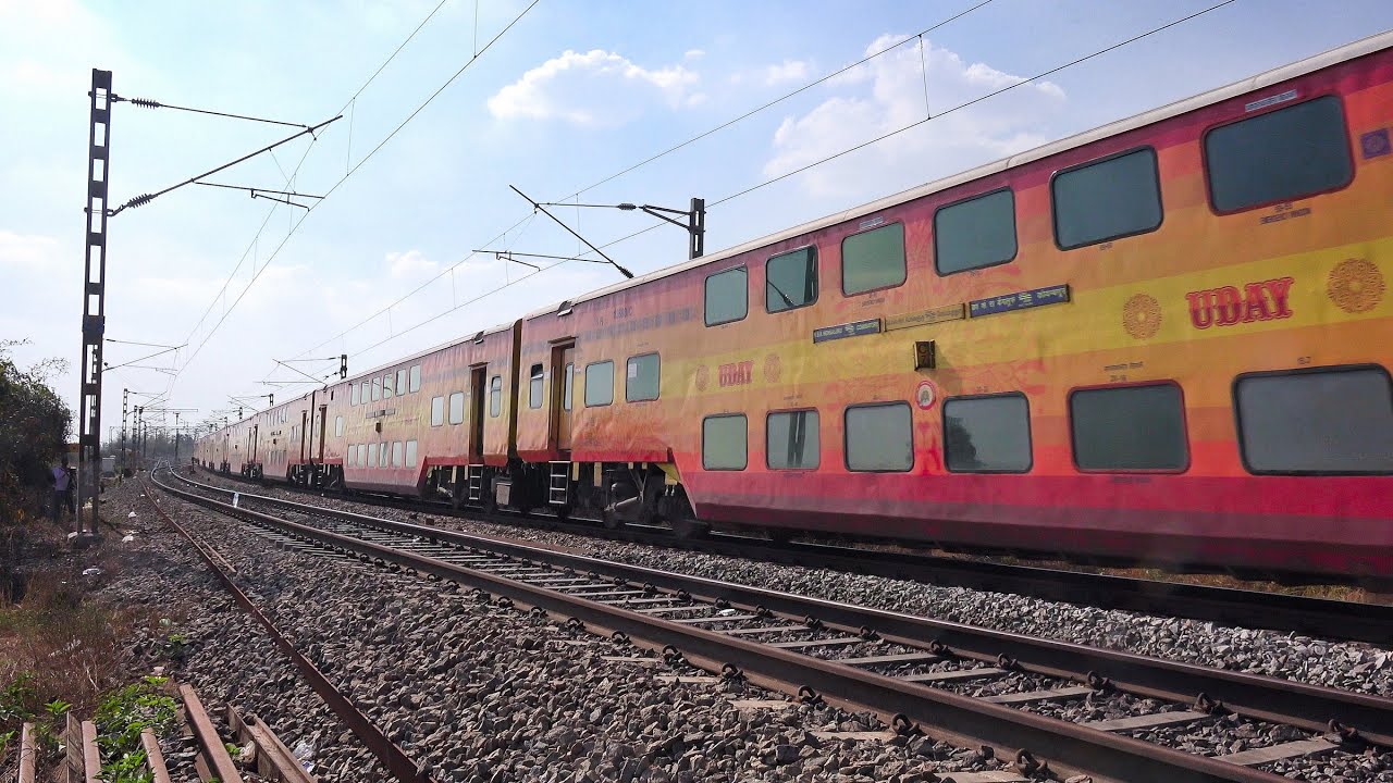 Blazing speed of Double Decker Train KSR Bangaluru– Coimbatore Uday ...