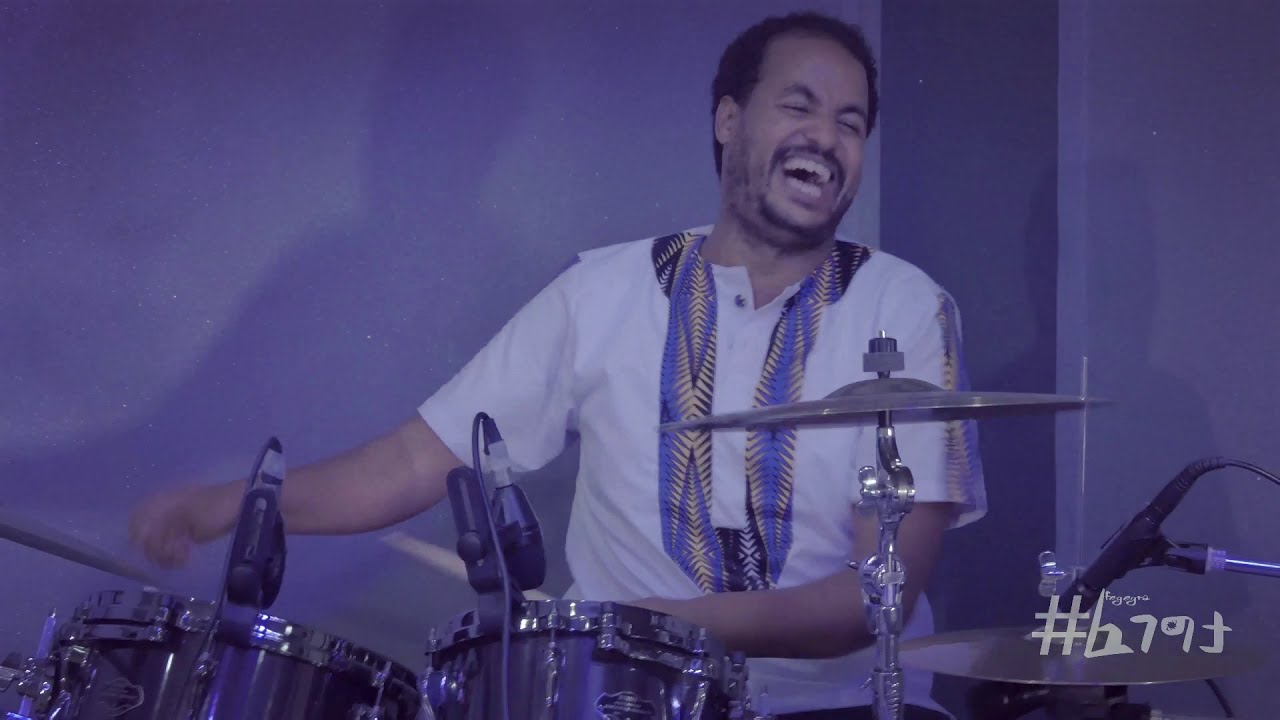 Abenezer legesse live worship on stage - YouTube