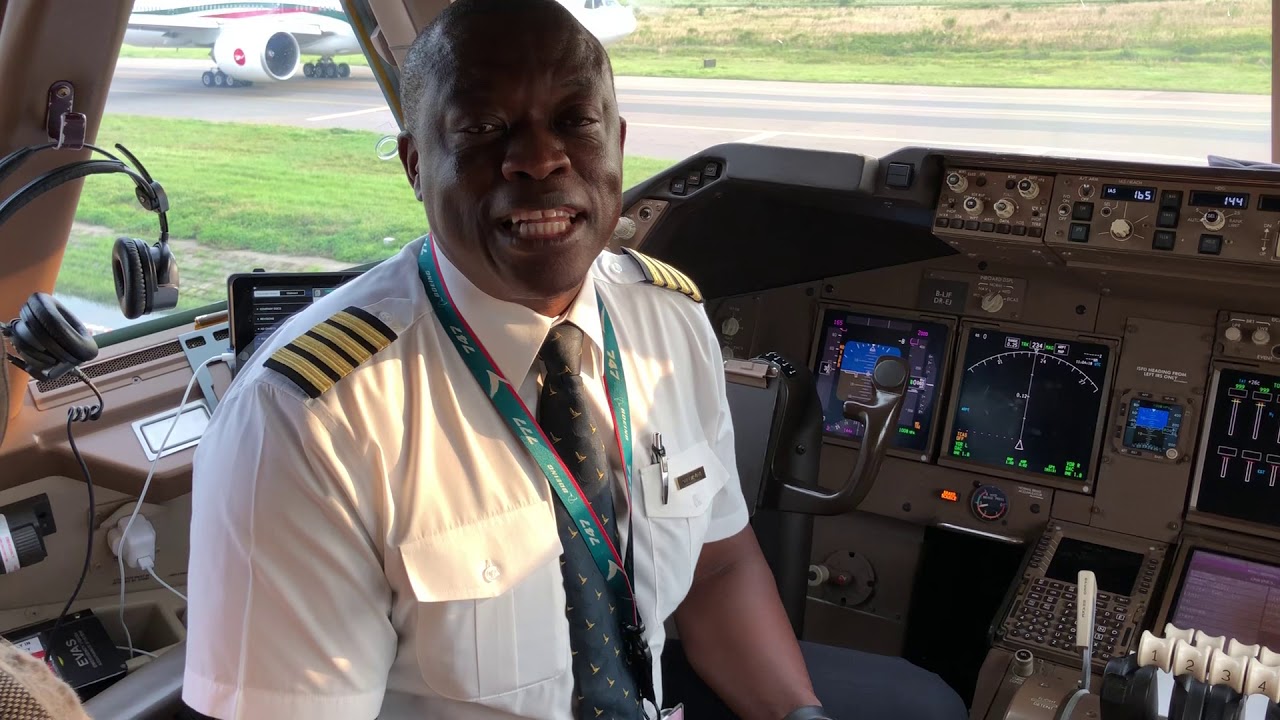 RAT- Ram Air Turbine for Emergency Hydraulic power. - YouTube